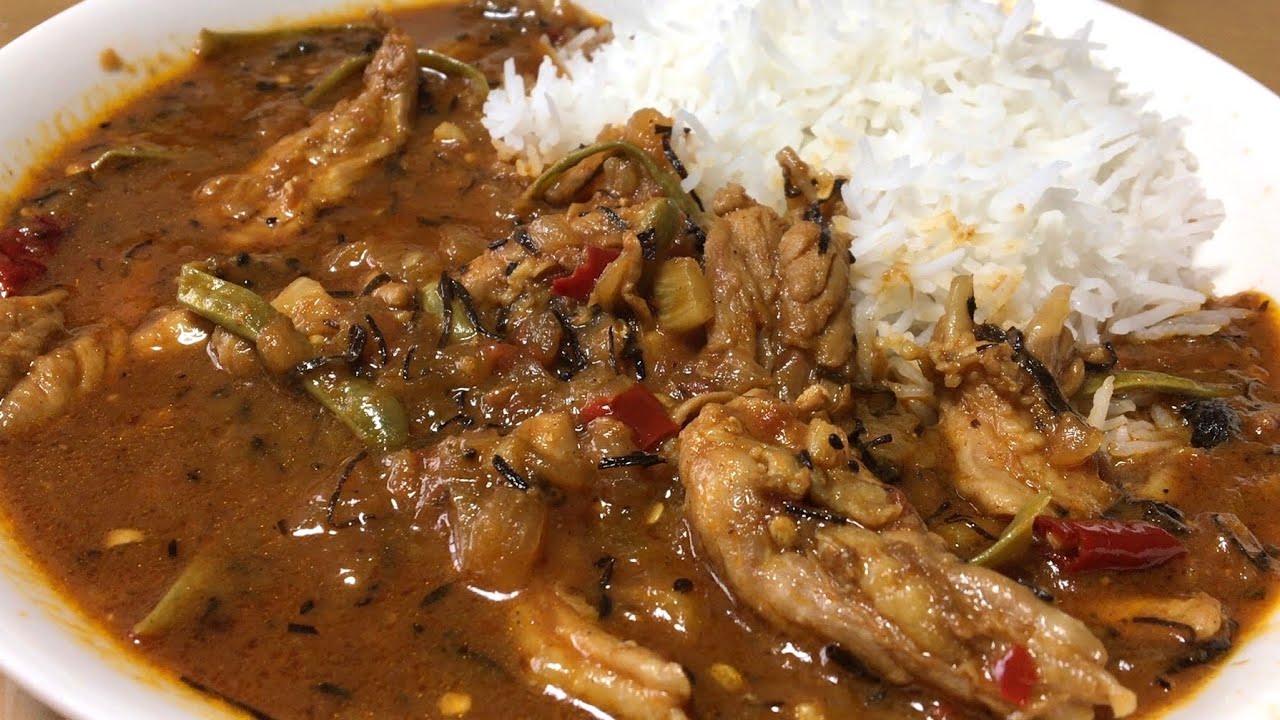 セセリ、ササゲ、ジンブのカレー Curry with Chicken Necks, Cowpeas and Jimbu - YouTube