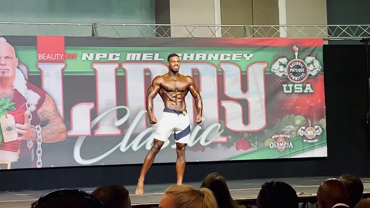 Jarrett Jenkins// Posing Routine 2019 Holiday Classic - YouTube