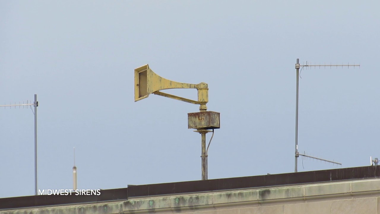 Federal Signal Thunderbolt 1000 Siren Test, Alternate Fast Wail, Racine ...