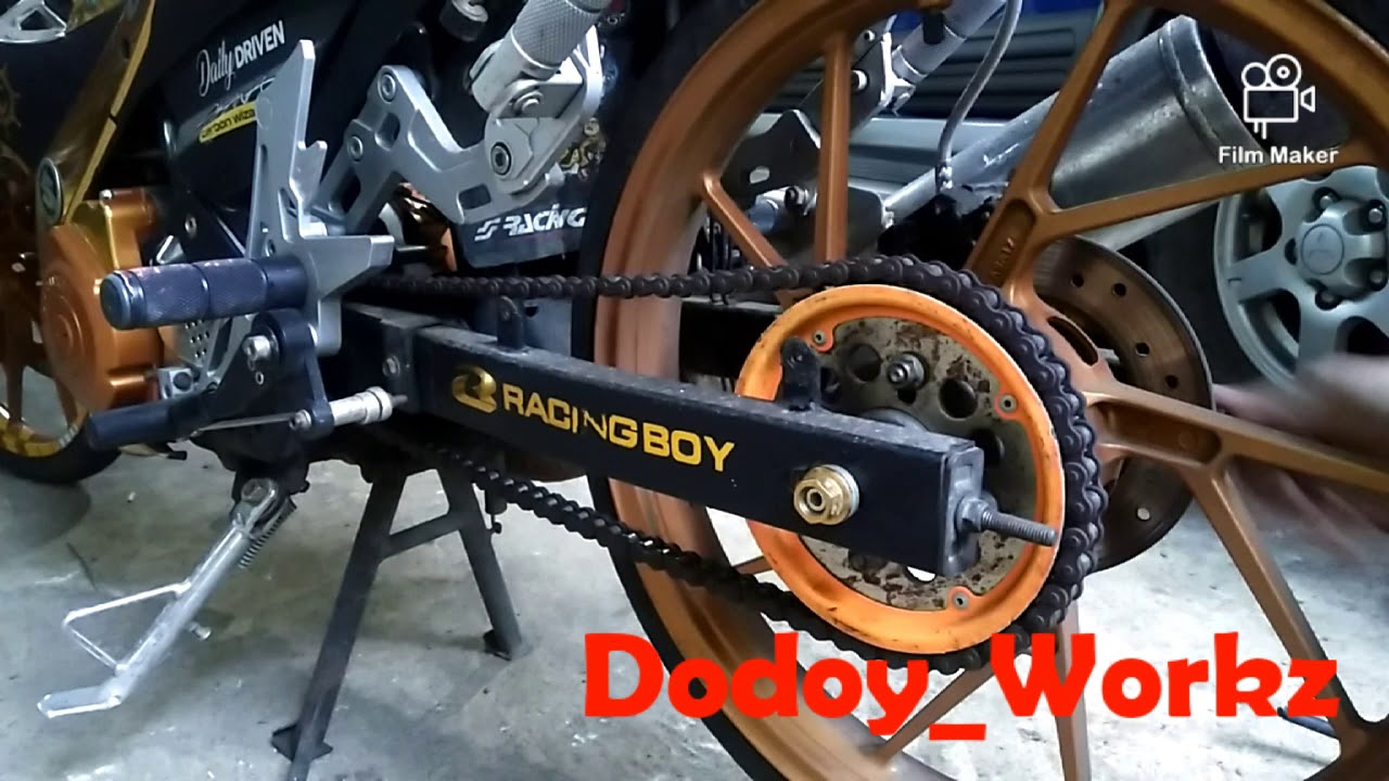 DIY/Paano mag adjust ng kadena sa motor - YouTube