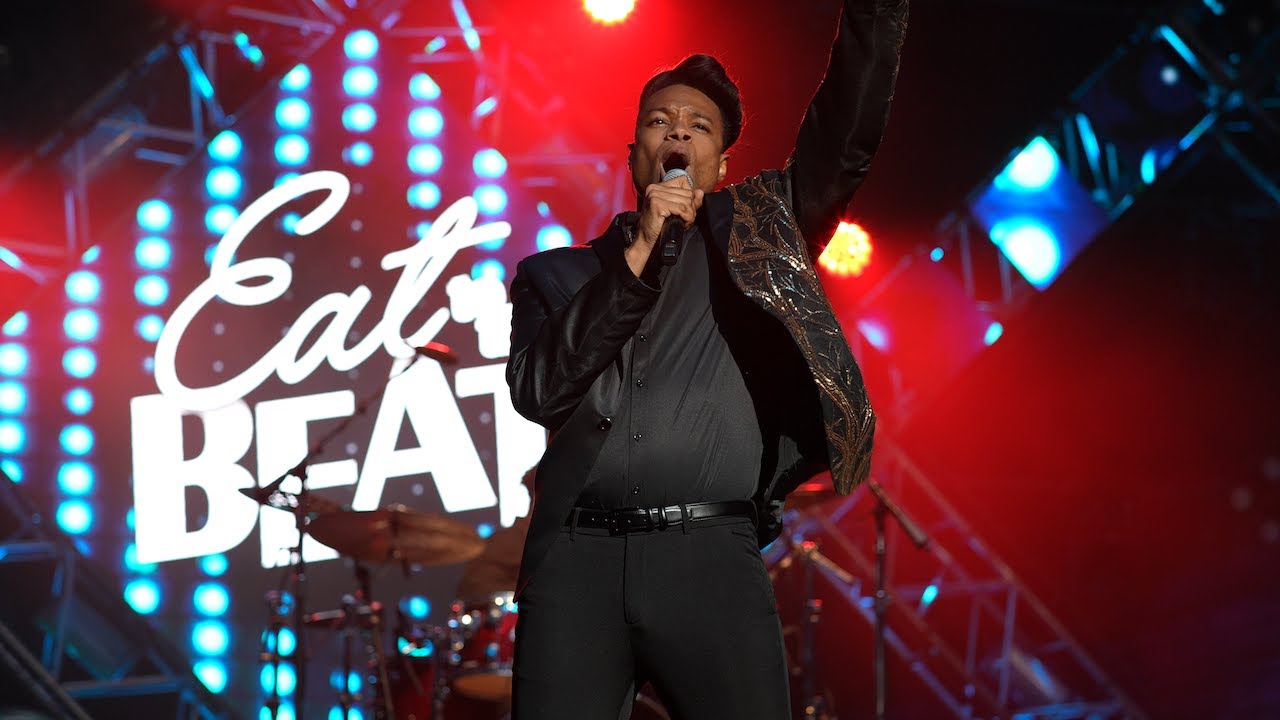 "EVOLUTION: MOTOWN" Performs at WALT DISNEY WORLD!! - YouTube