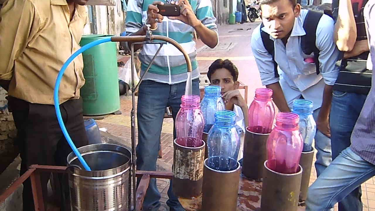 geneva bottle filling mechanism - YouTube