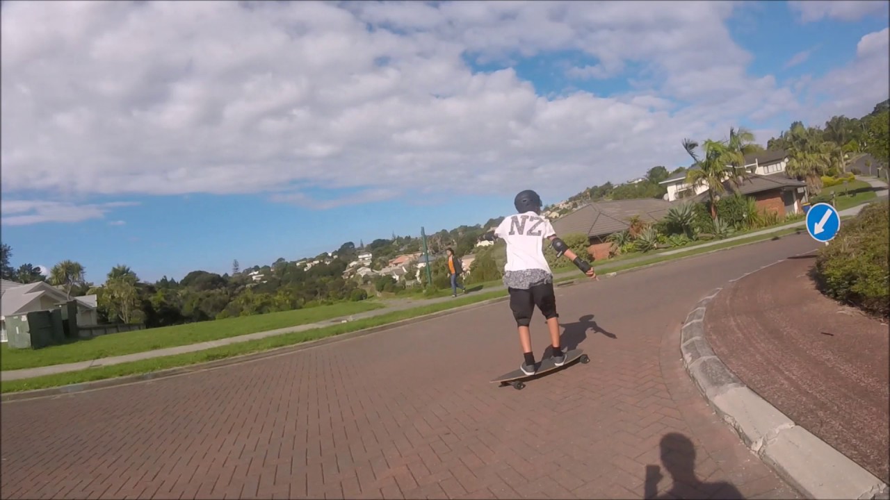 MAJOR HIGHSPEED CRASH ON LONGBOARD 50Kmh - YouTube