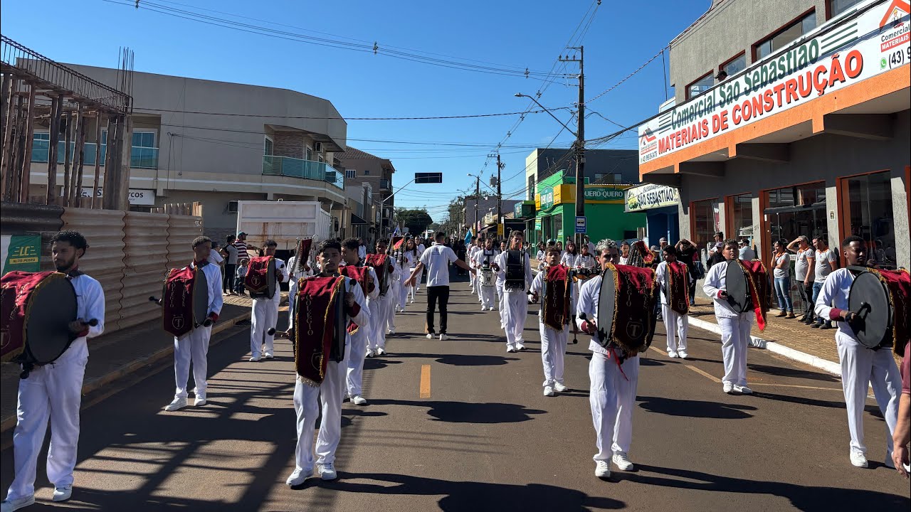 Fanfarra Tiradentes no desfile cívico dos 80 Anos de Congonhinhas/PR ...