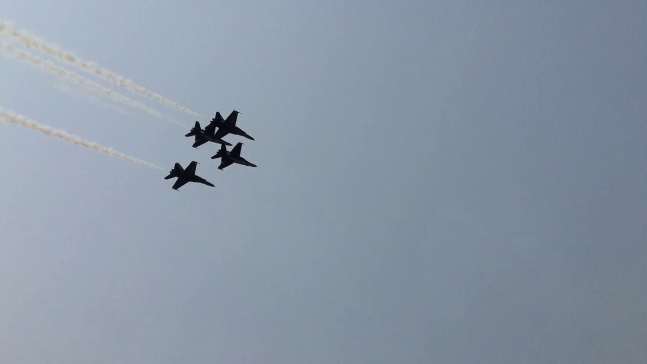 Blue Angels Seattle airshow 2017 diamond break - YouTube
