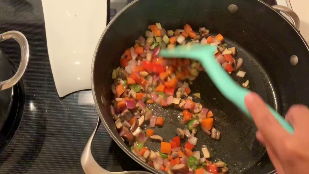 “Sneaky” Veggie Pasta - My kids love it! - YouTube