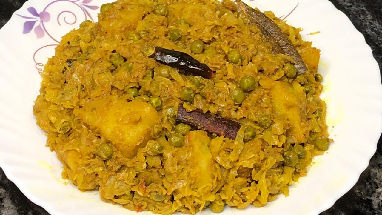 Badhakopi'r Dalna Recipe | Pure Veg Bengali Style Cabbage Curry ...