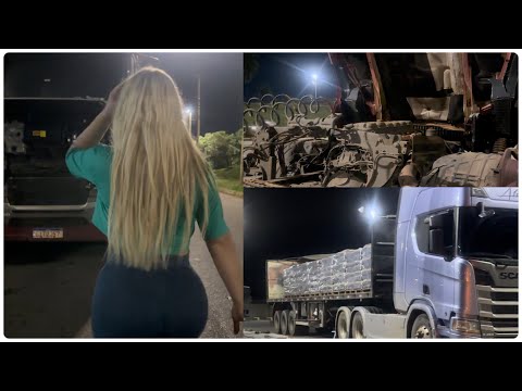 A válvula termostática travou vazou água do radiador a noite na rodovia.