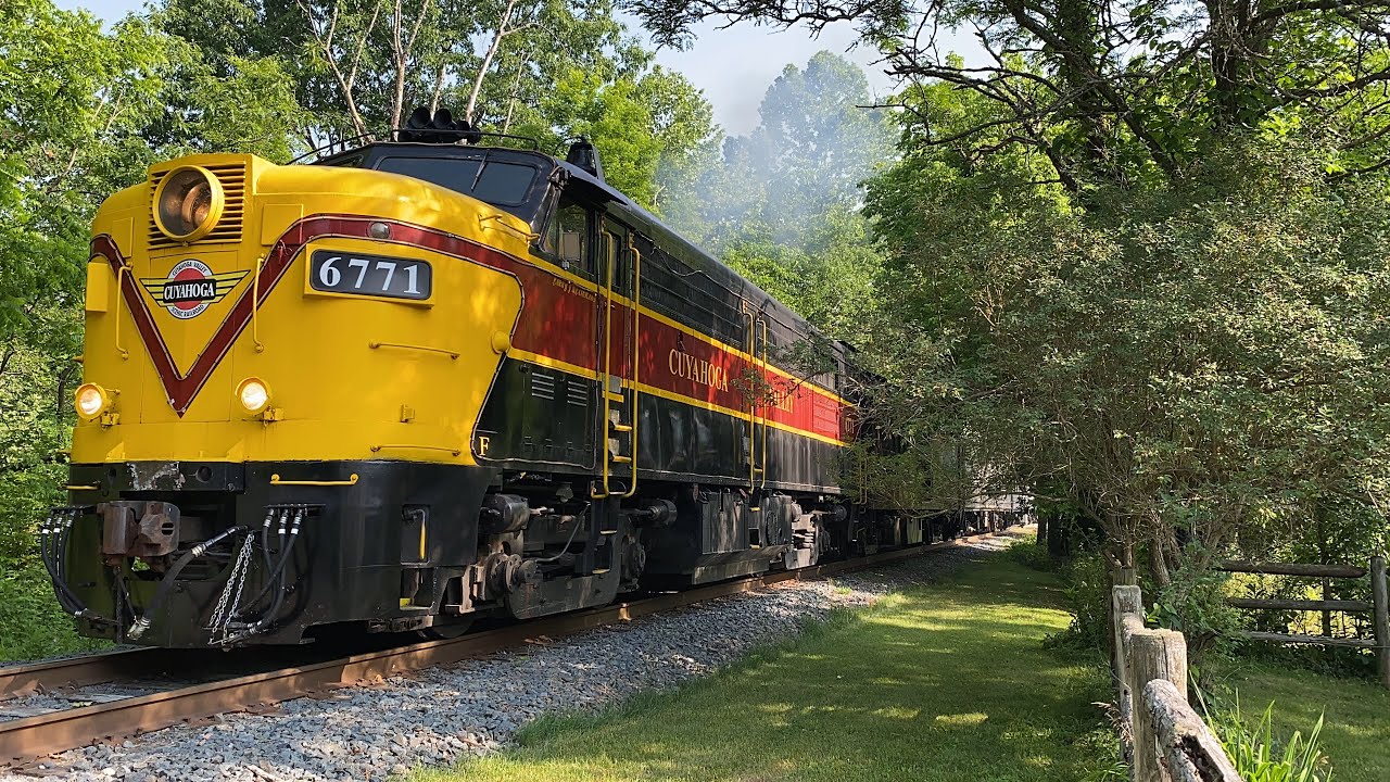 CVSR 6771 Leads South To Akron On 6/5/23 | Peninsula, OH - YouTube