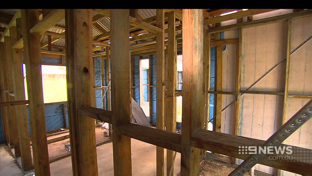 House Demolition | 9 News Adelaide - YouTube