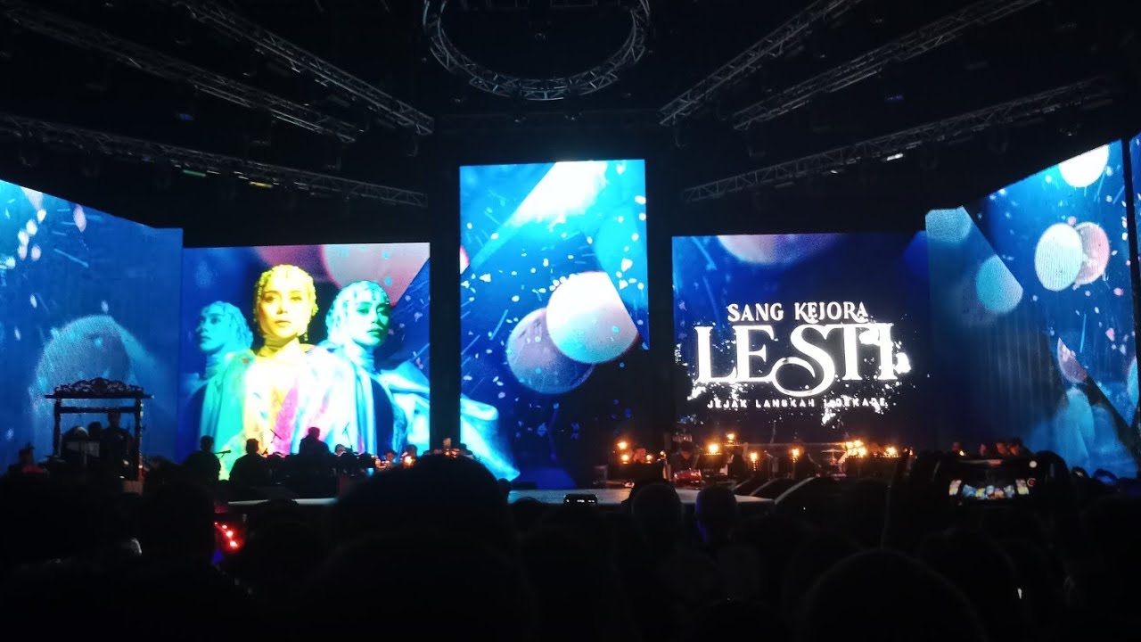 ANTRI MASUK MENUJU KONSER LESTI MALAM INI - YouTube