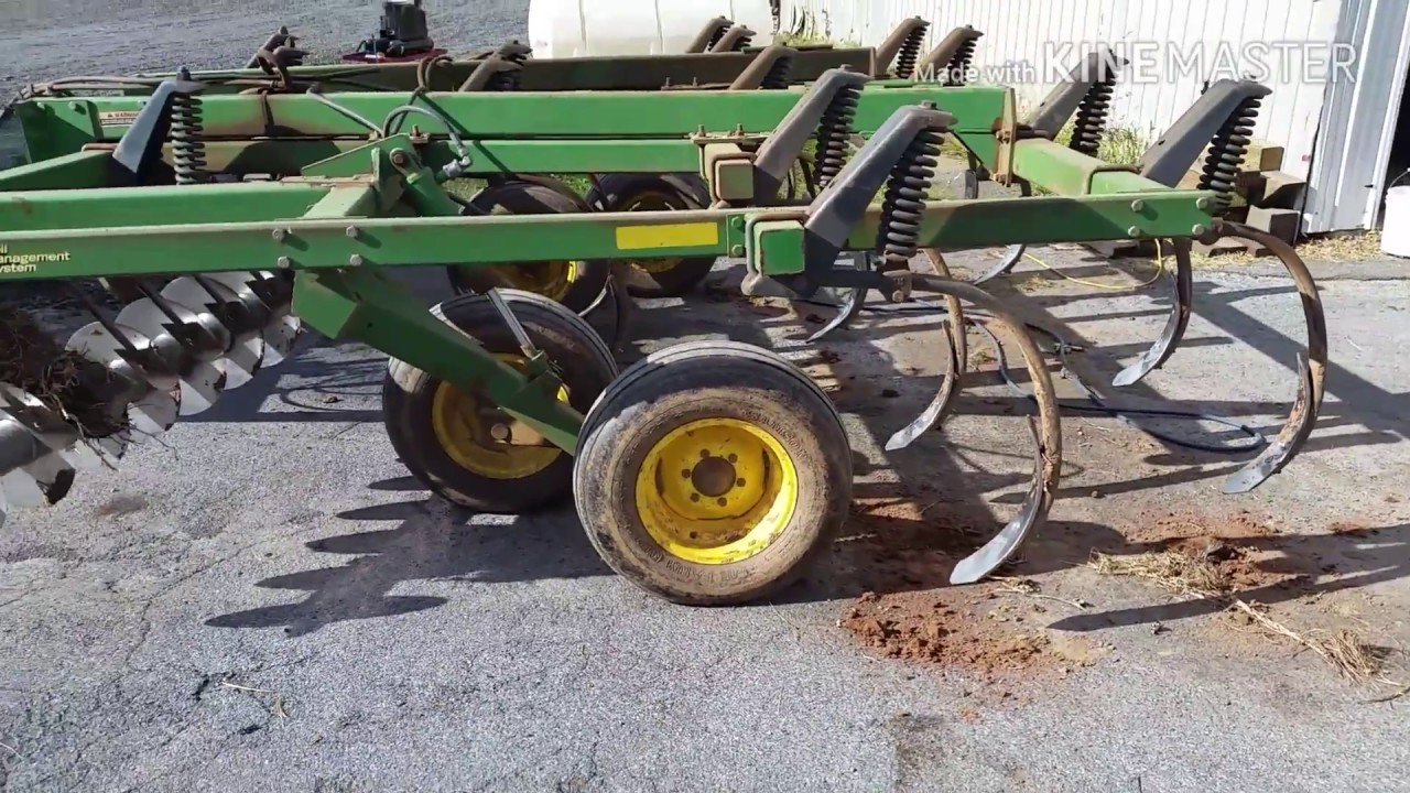 The John Deere 714 chisel goes in for a pit stop. - YouTube