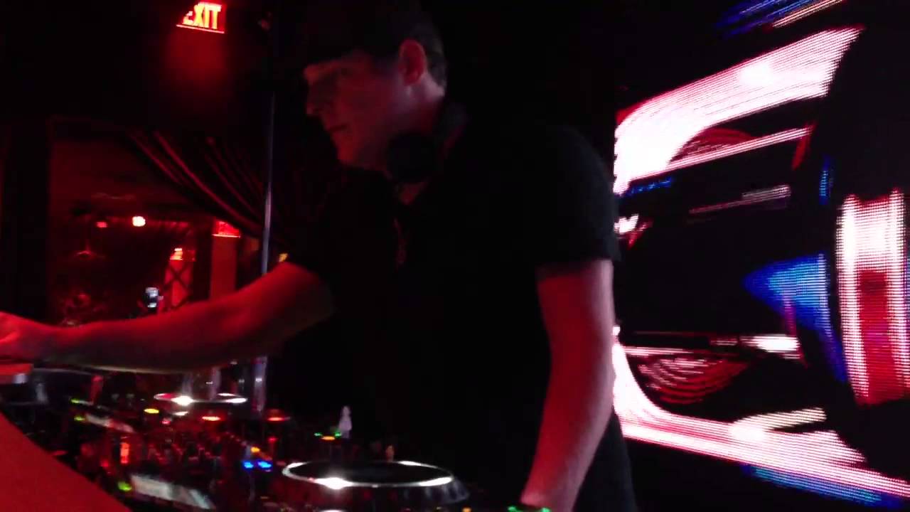 DJ Mighty Mi at Surrender Nightclub Test 2 - YouTube
