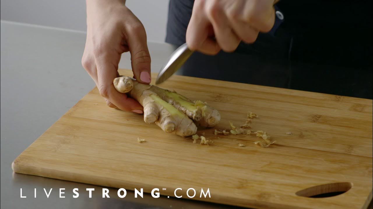 How to Peel Ginger With a Spoon - YouTube