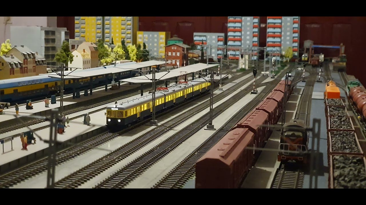 EN57-925 Dźwięk Fabryczny Piko oraz dźwięk Elvis Model EN57. - YouTube