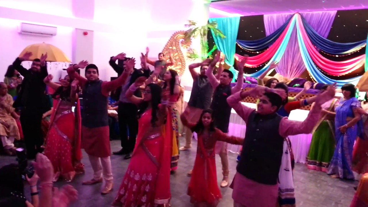 Lakhani Family Wedding/Mendhi dance - YouTube