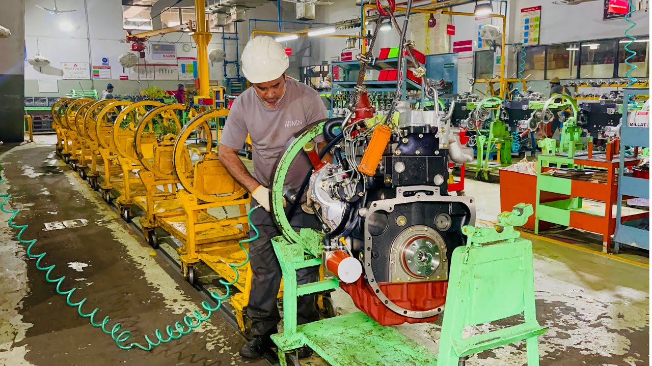 Incredible Assembling Process of Tractor Engine in Massey Factory ...