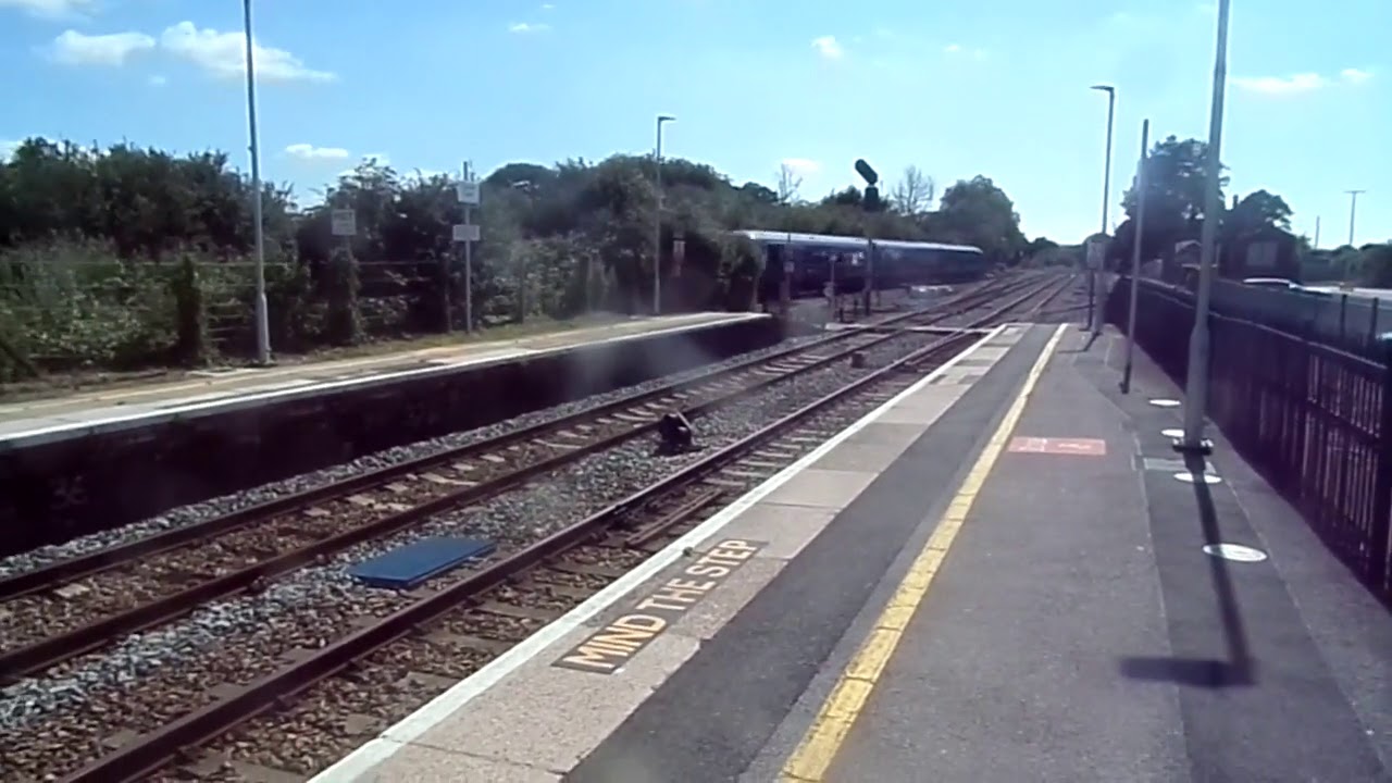 Trains at Castle Cary station 16/7/20 - YouTube