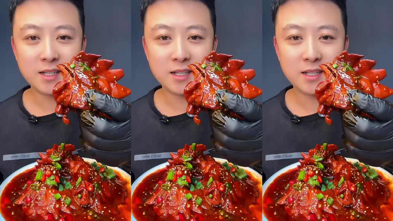 Eating Show Braised Chicken Head With Spicy Sauces, Chinese Food ...