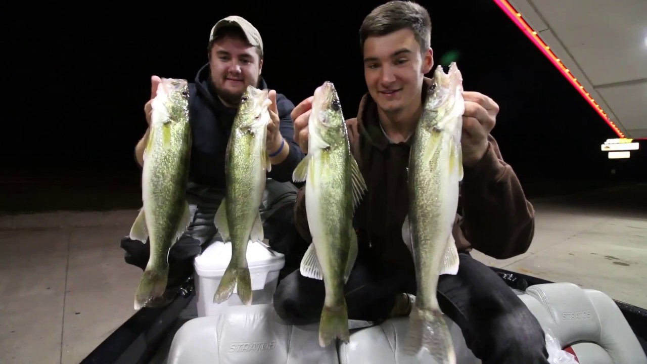 Fishing For BIG Walleye, Crappie, etc. INCREDIBLE Multi-Species Fishing ...