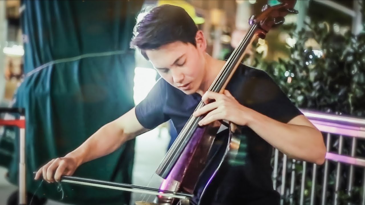 Downtown NYC Street Musician (Electric Cello) - Eyeglasses - YouTube