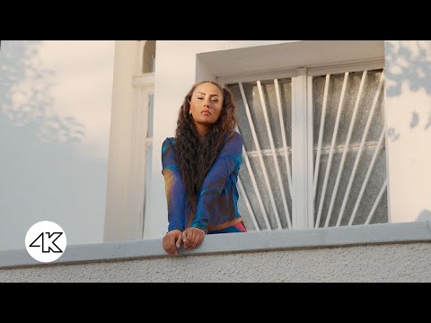 Hande Ünsal - Yarı Deli (Akustik Video)