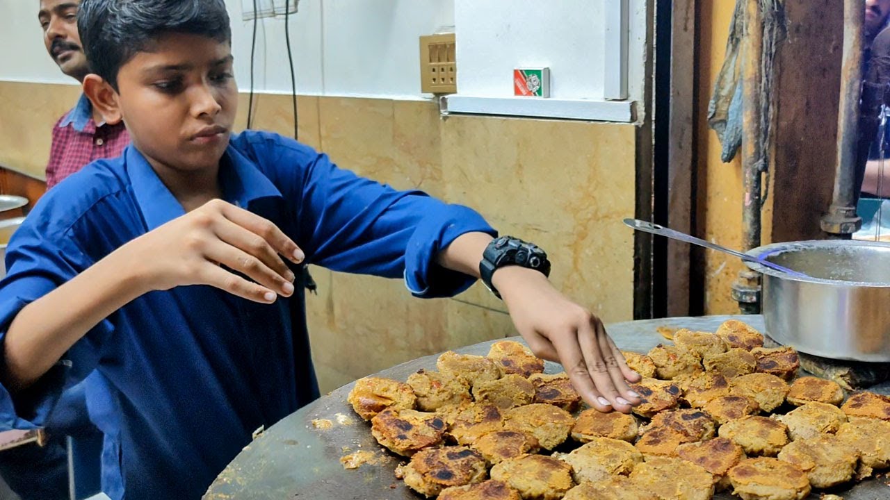 Lucknow Style Galawati Kabab | Tunday Galouti Kebab in Just Rs 25 ...