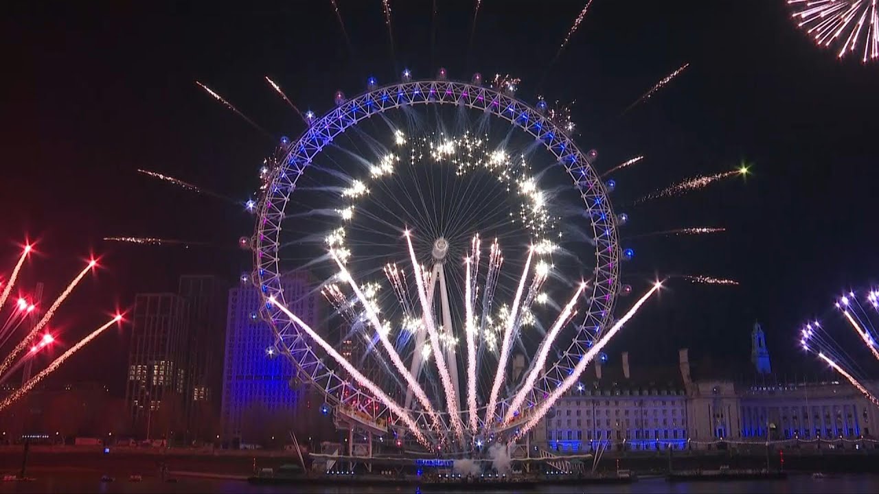 London welcomes 2020 with fireworks from the London Eye | AFP - YouTube