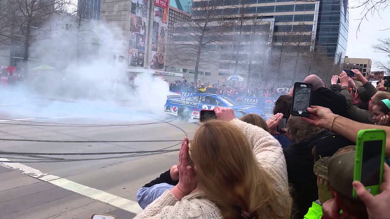 Jeff Gordon does donuts at Klyde Warren Park - YouTube