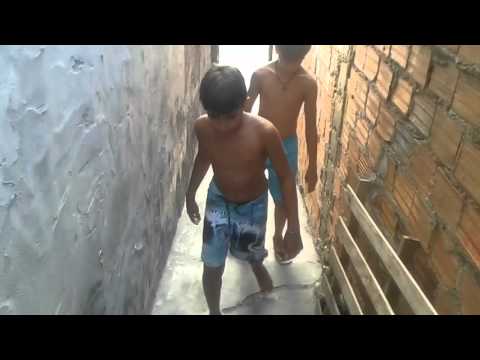 Vai tomar banho menino