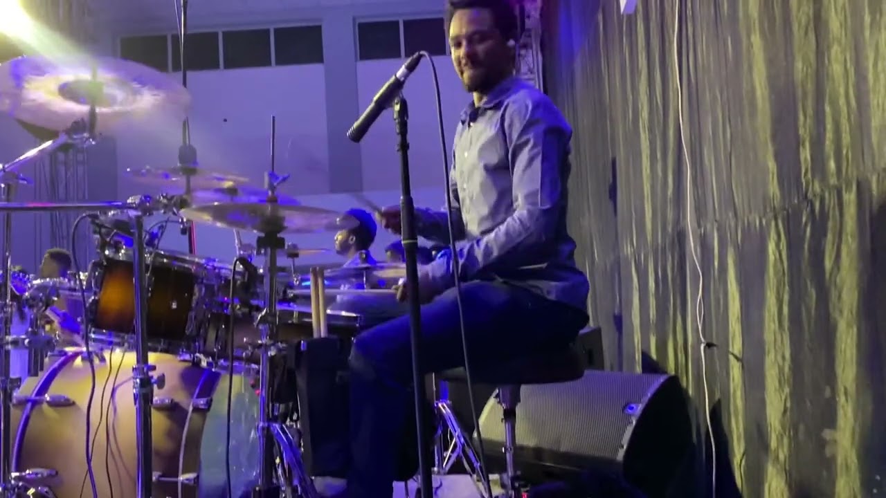 Mintesnot biniyam on drum , ጌታ ነው በህይወቴ daniel amdemichael live concert ...