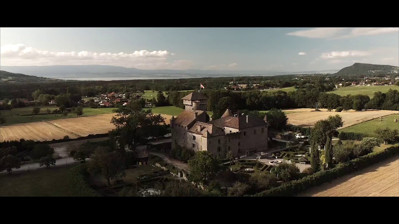 Château d’Avully depuis le ciel - YouTube