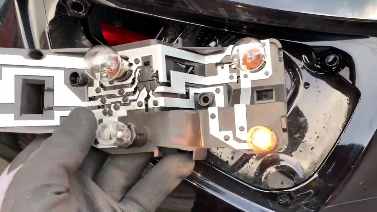 PKW Rücklicht Stecker Flach Kontakt Gehäuse 6Q0937702 VW austauschen ...