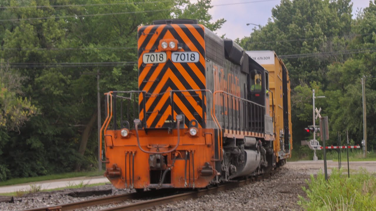 WLE 562 and the WLE stone train at Kent/Revenna - YouTube