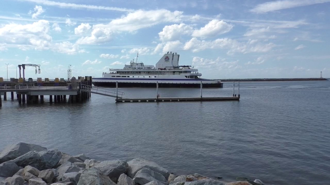 Cape May/Lewes Ferry docking at Lewes, Delaware 6/25/17 - YouTube