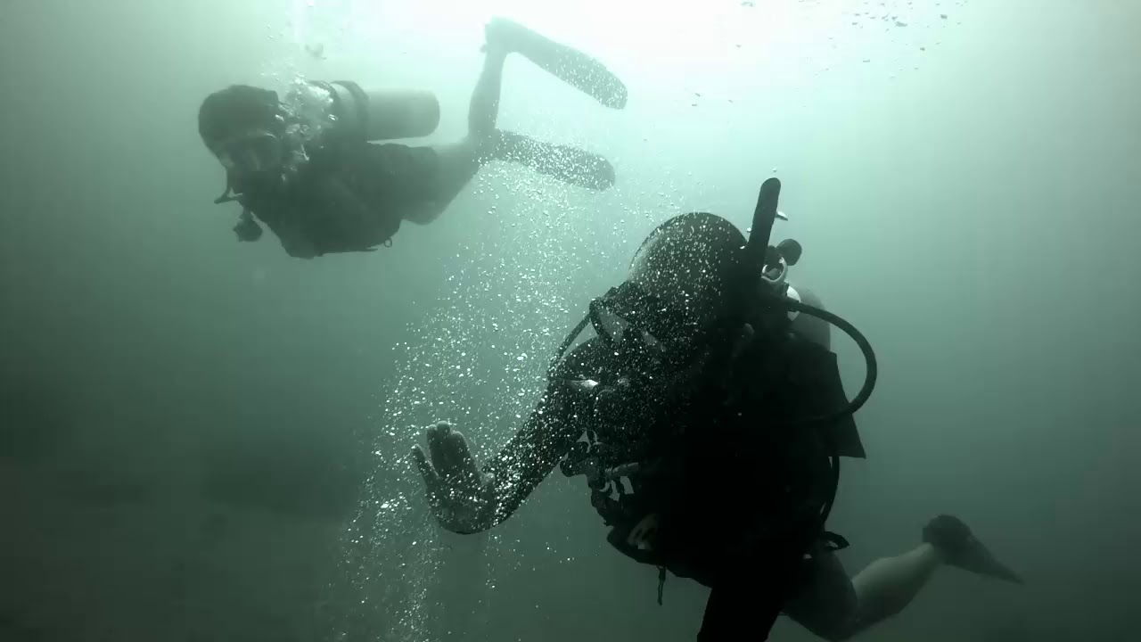 GoPro | The Art of One-Handed Vertical Bubble Ring - YouTube
