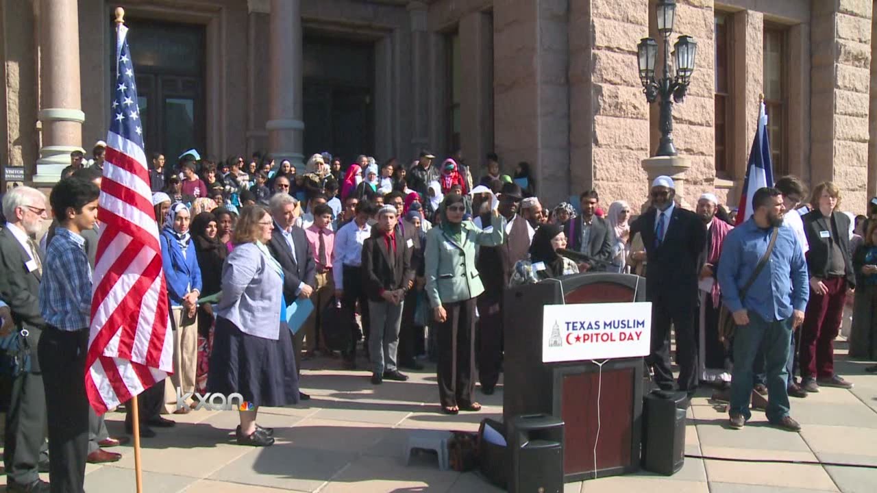 Religious protesters disrupt Muslim Day at Capitol - YouTube
