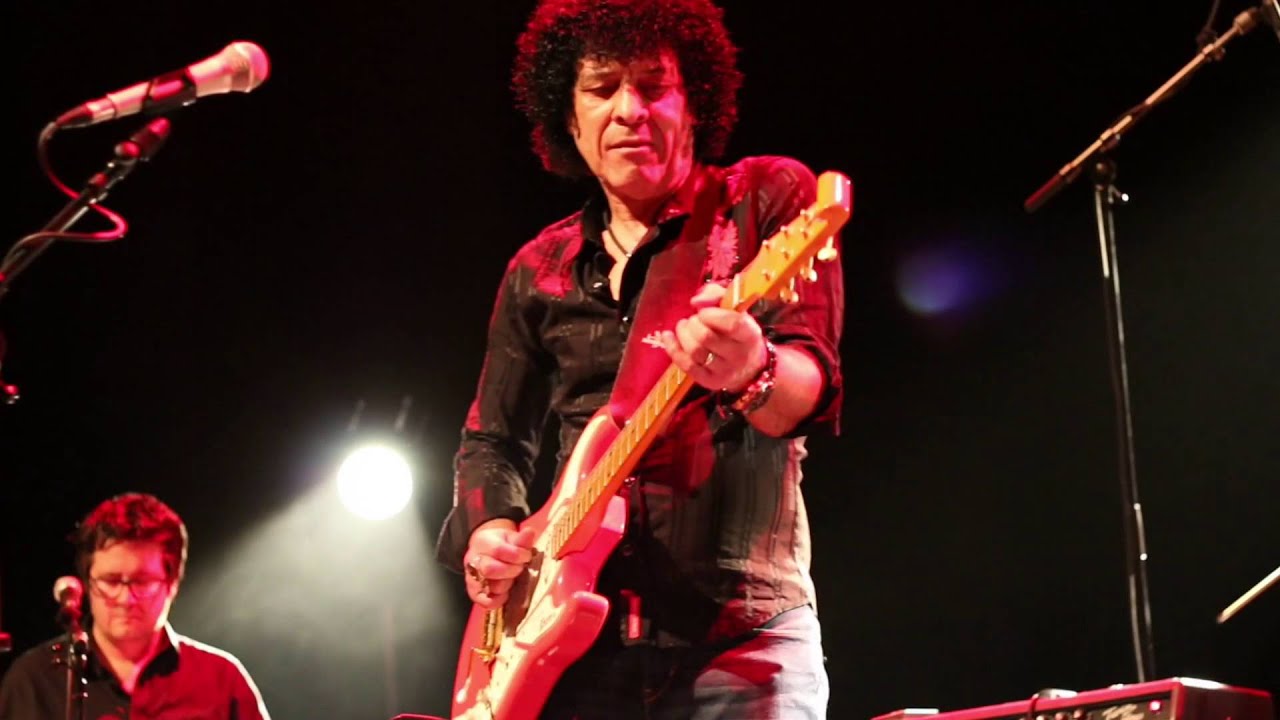 MUNGO JERRY - WITH A GIRL LIKE YOU (LIVE IN LA RAVOIRE FRANCE) - YouTube