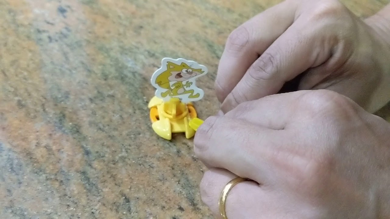 Kinder Surprise Go Move Cat - YouTube