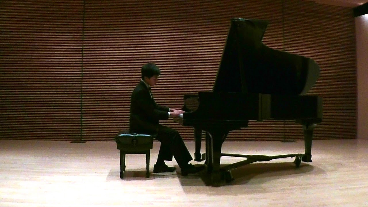 Daniel Tan plays Gershwin Prelude No. 3 from "Preludes for Piano" - YouTube