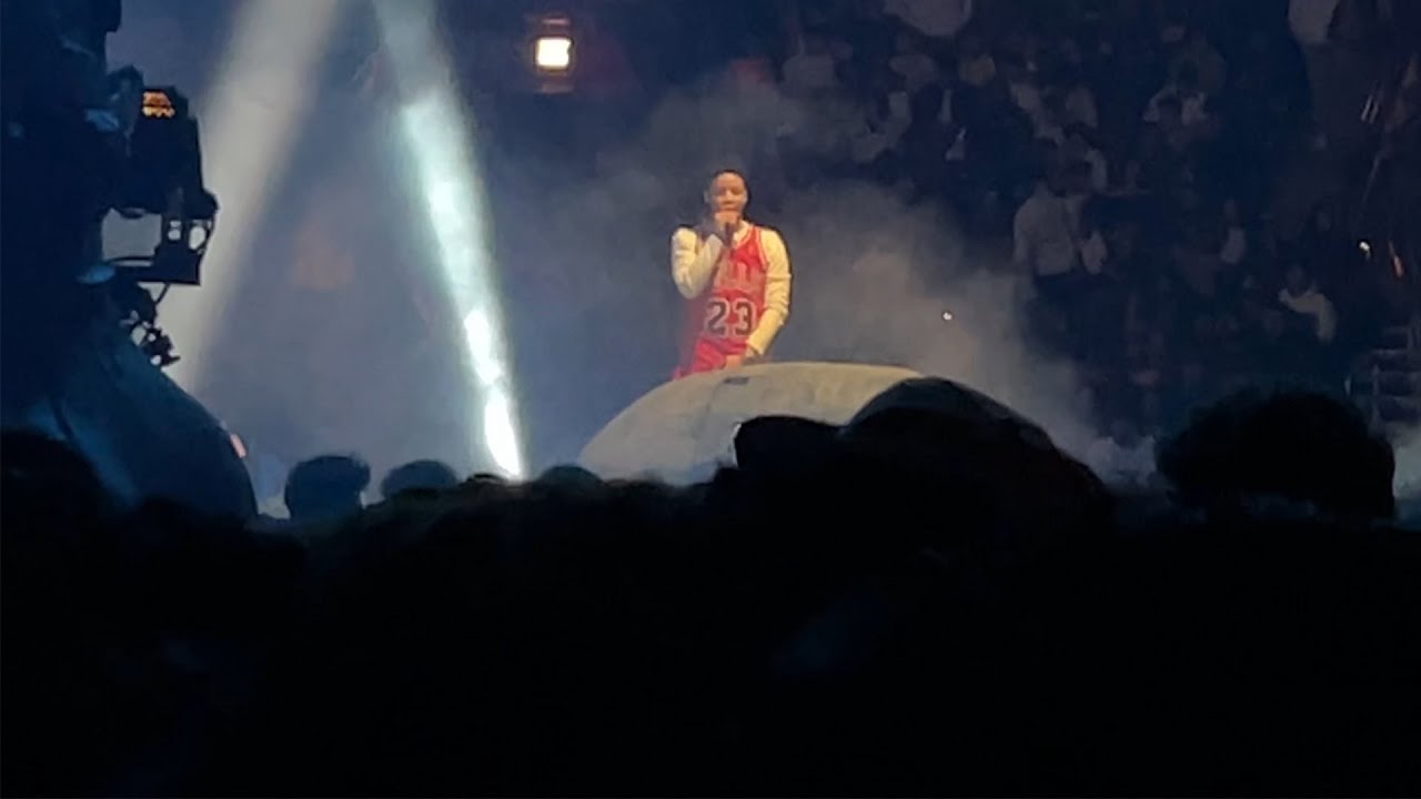 VEEZE UTOPIA CIRCUS MAXIMUS TOUR OPENER CHICAGO LEG 2 SHOW 2 - YouTube