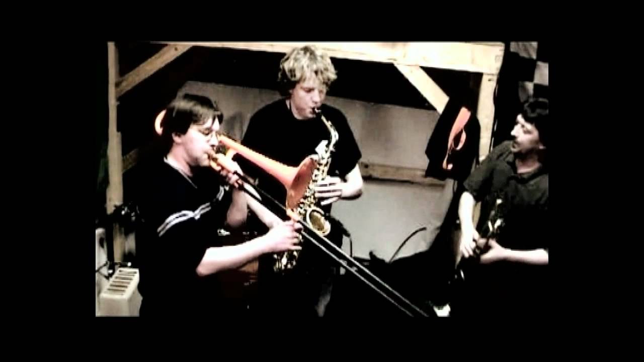 Bombskare - Everybody's Got Something To Hide (except me and my monkey ...