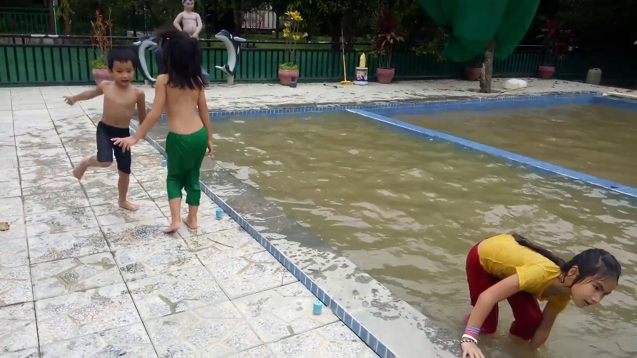 Nieces&Nephew Swim - YouTube