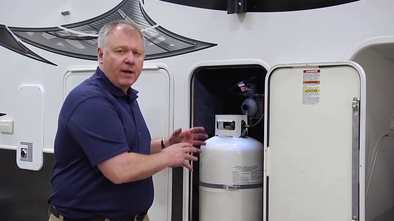 Opening The LP Valve On An RV Propane Tank - YouTube