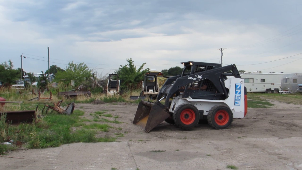 Bobcat 7753 Skid loader - YouTube