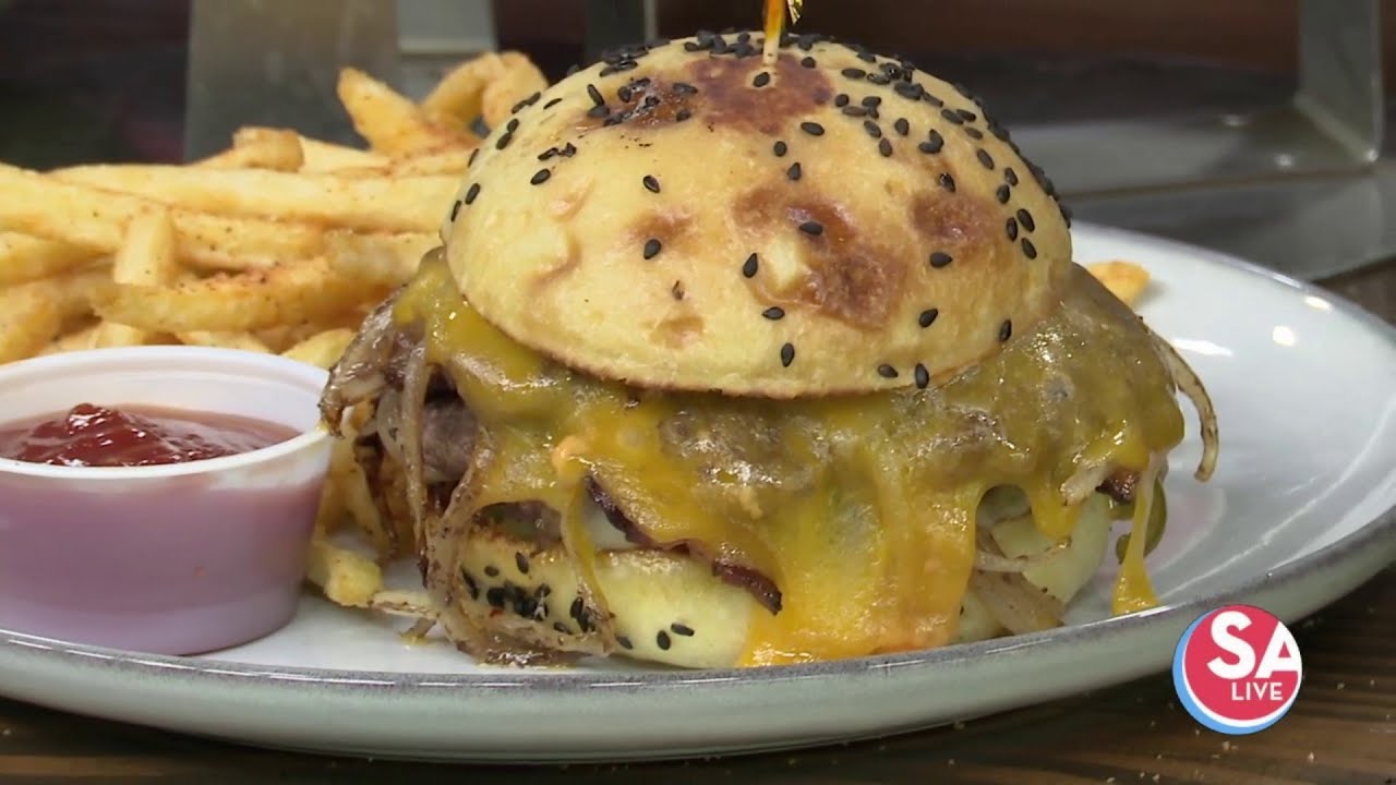 Don't miss the new jumbo smashburger at this San Antonio pub - YouTube