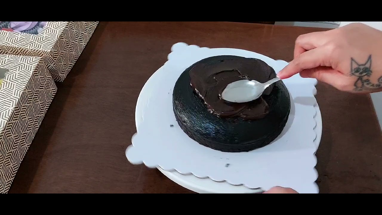 Easy and Simple Snow White Cake Decorating - YouTube