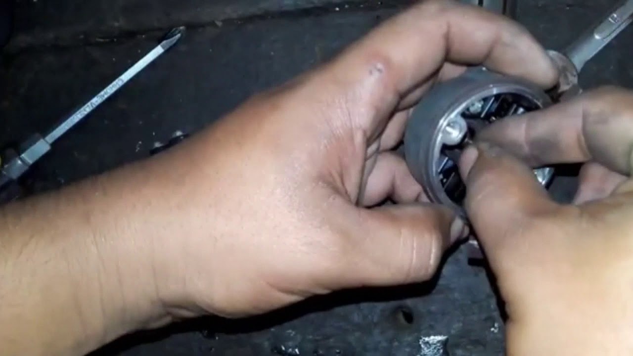 How to repair yamaha fz starter motor.. - YouTube