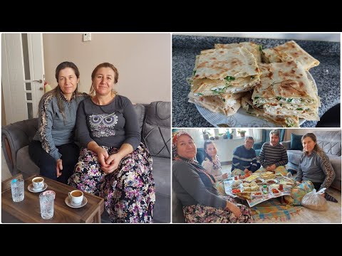 NAZMİYE ABLAMDA, GÜZEL BİR KAHVALTI🥰 PRATİK MUSKA TARİFİ💯