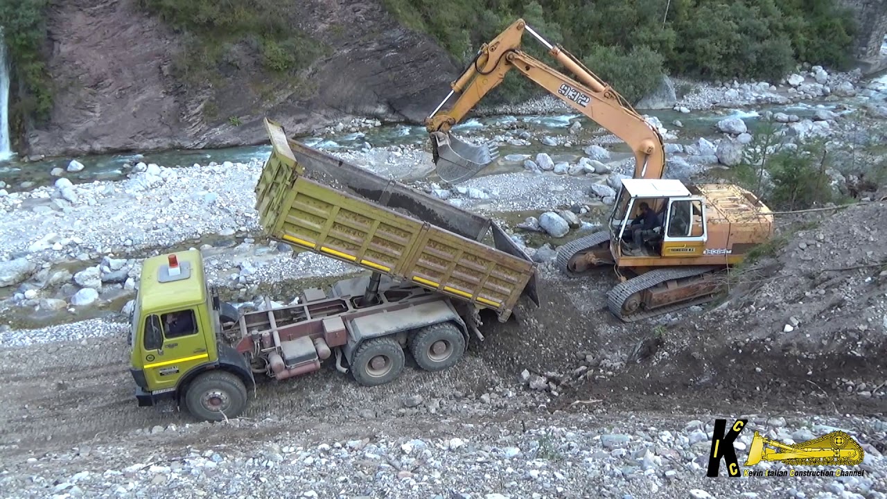 Hanomag 66C Wheel Loader & Truck Mercedes 2628 & Liebherr R932 ...